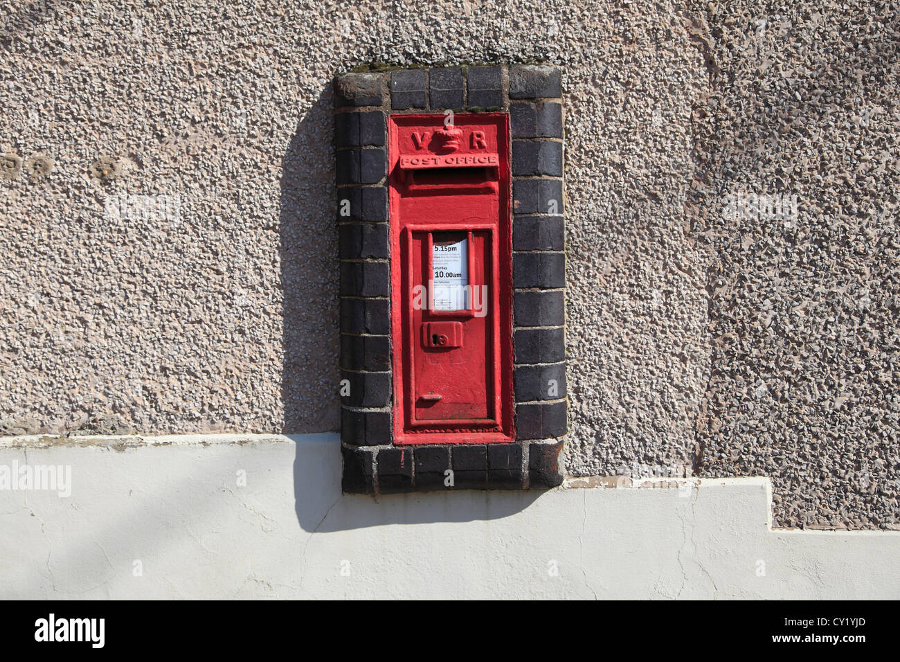 Queen victoria post box hi-res stock photography and images - Alamy