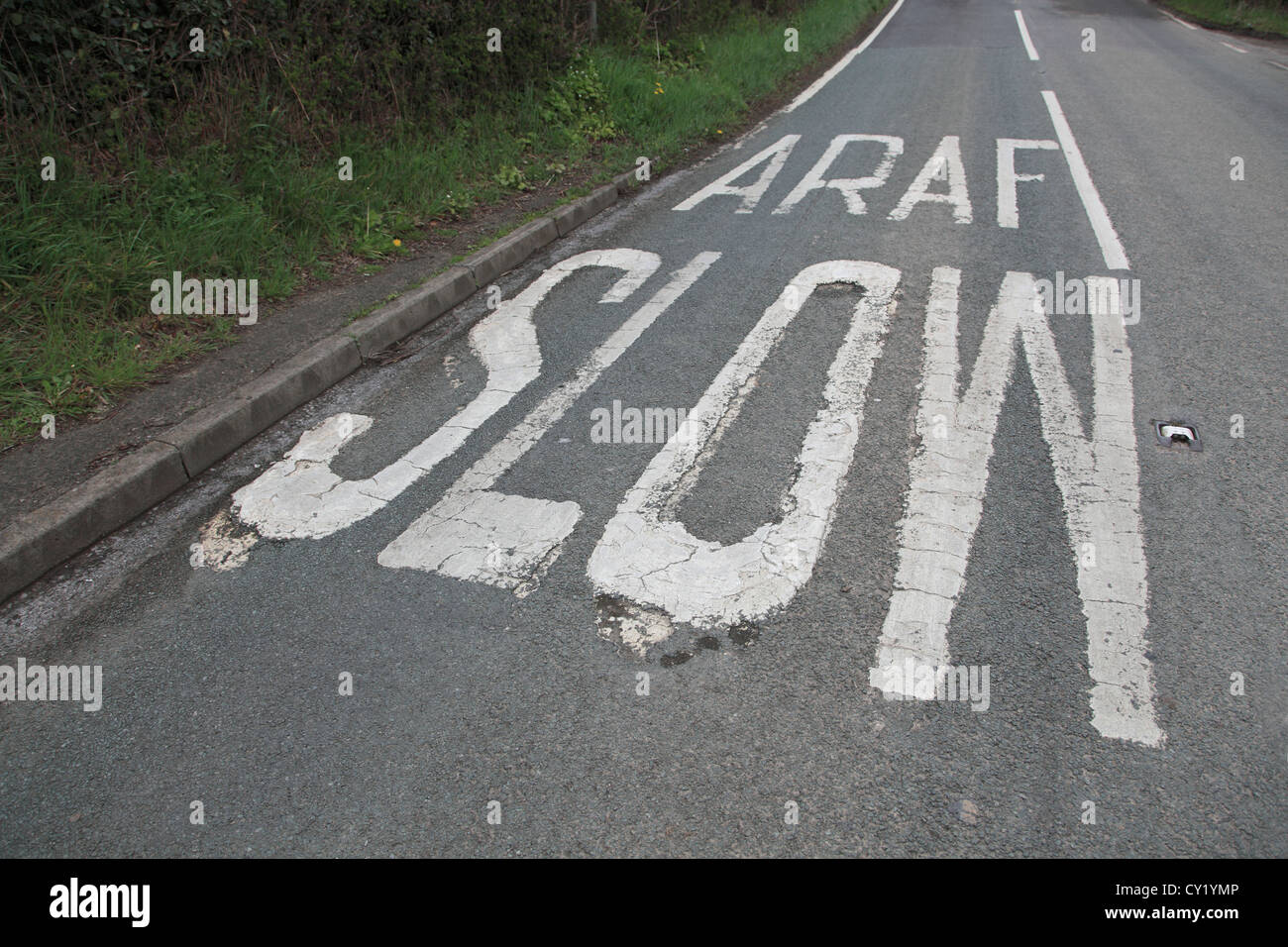 Welsh road signs hi-res stock photography and images - Alamy