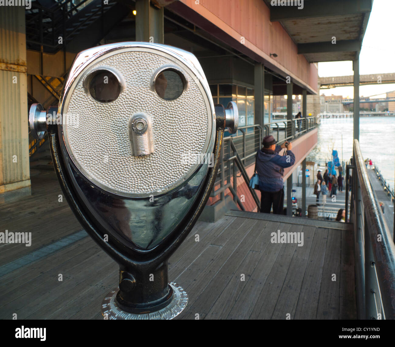 Ship finder hi-res stock photography and images - Alamy