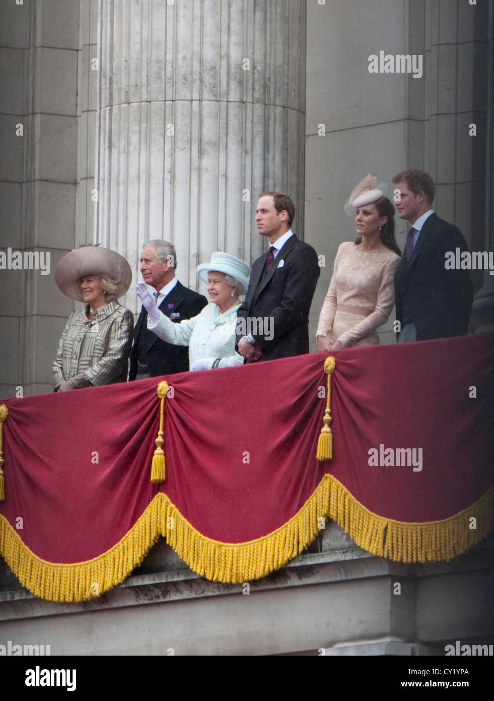 Buckingham palace, balcony, jubilee hi-res stock photography and images ...