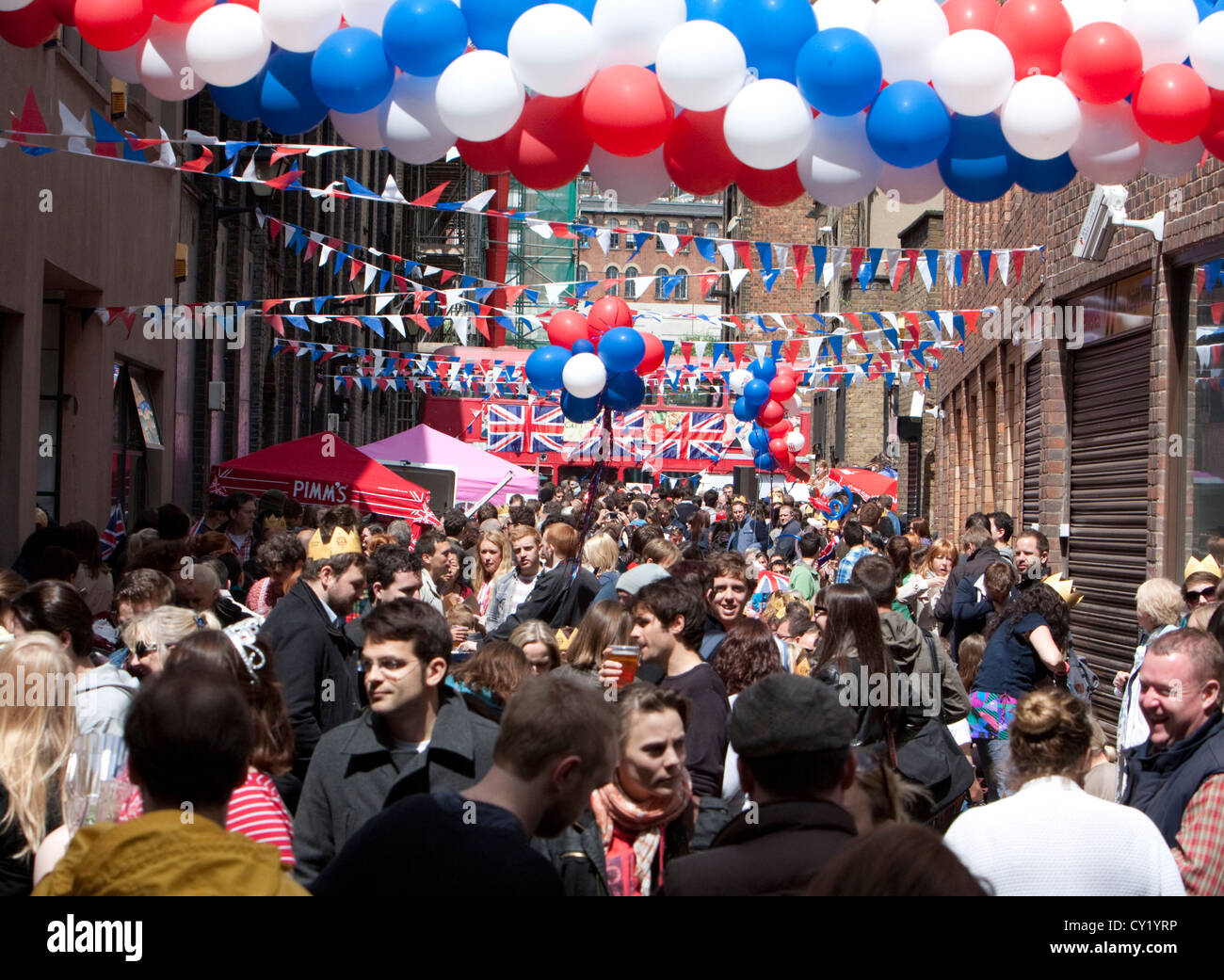 Queen Elizabeth diamond jubilee celebrations at a street party in ...