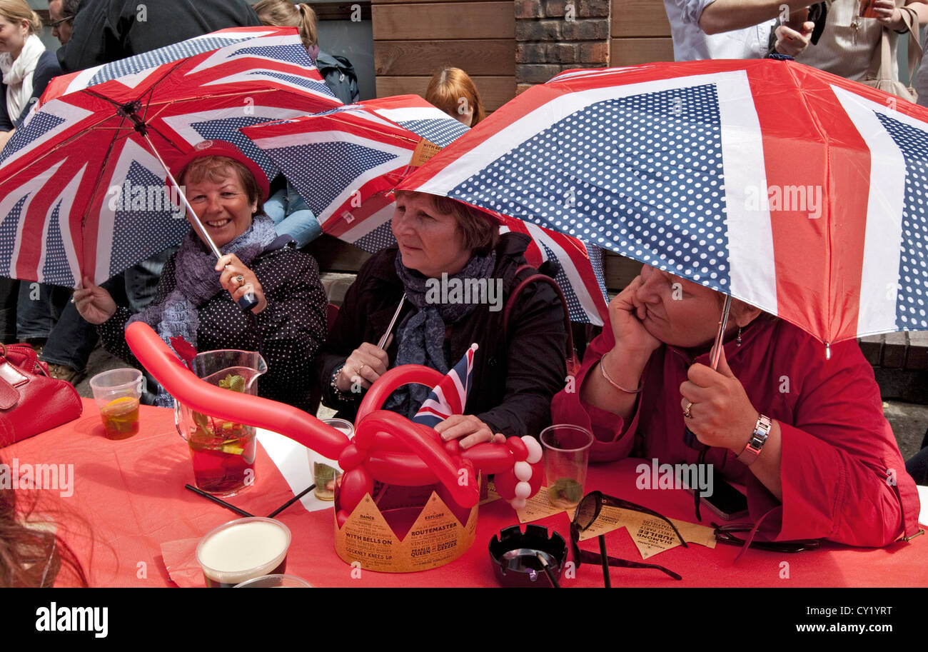 Jubilee party elizabeth hi-res stock photography and images - Alamy