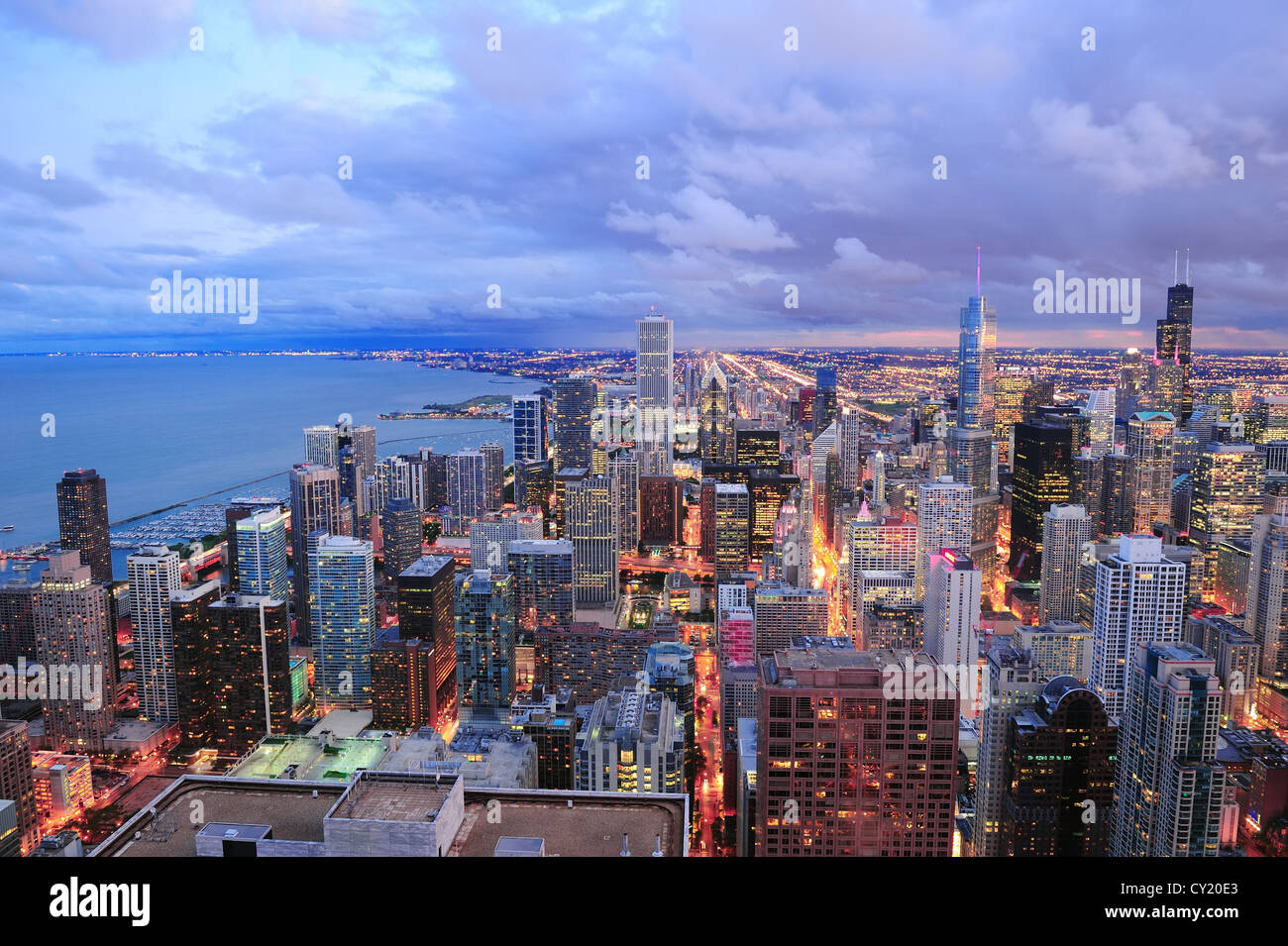 Chicago skyline panorama aerial view with skyscrapers over Lake ...