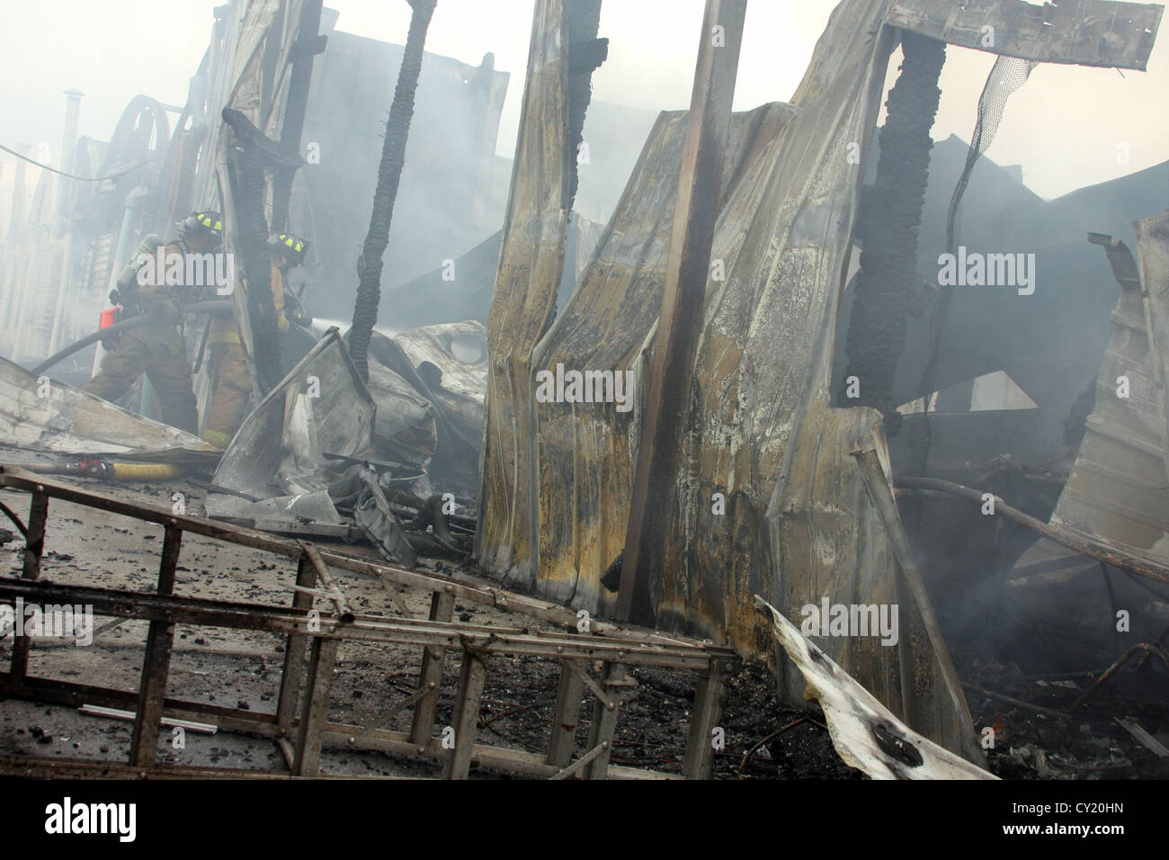 Building destruction from fighting hi-res stock photography and images ...