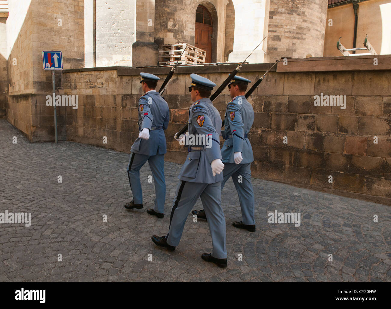 European castle soldier hi-res stock photography and images - Alamy