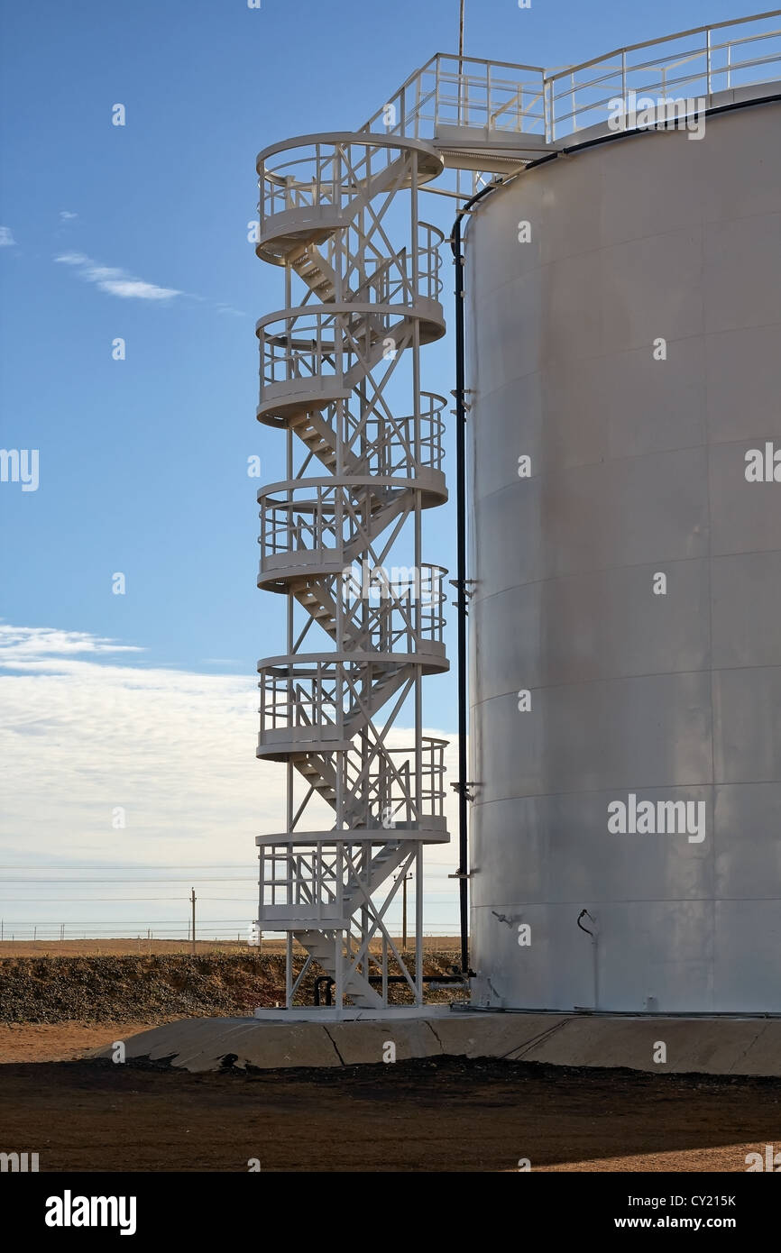 Industrial oil storage tank hi-res stock photography and images - Alamy