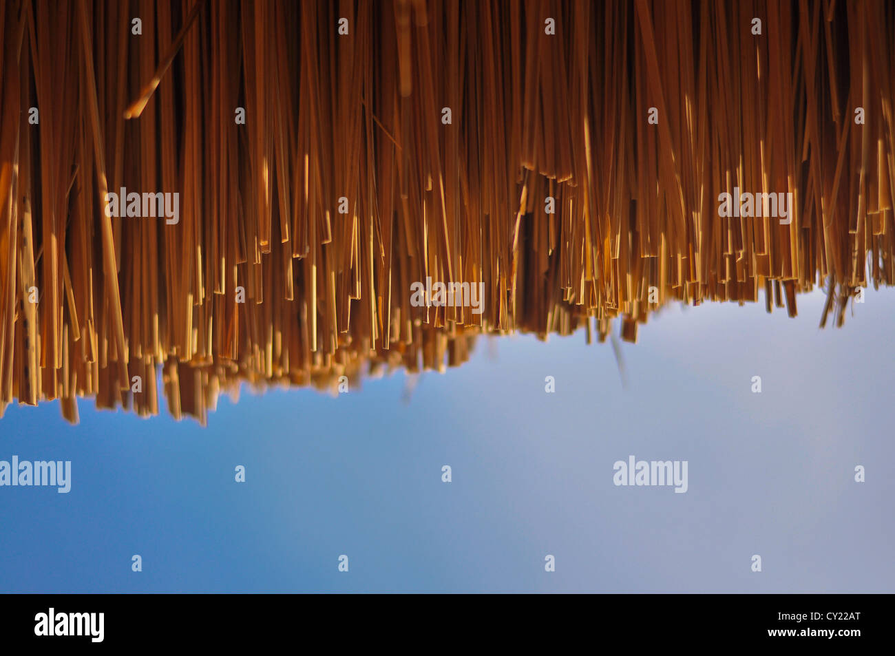 Roofing straw hi-res stock photography and images - Alamy