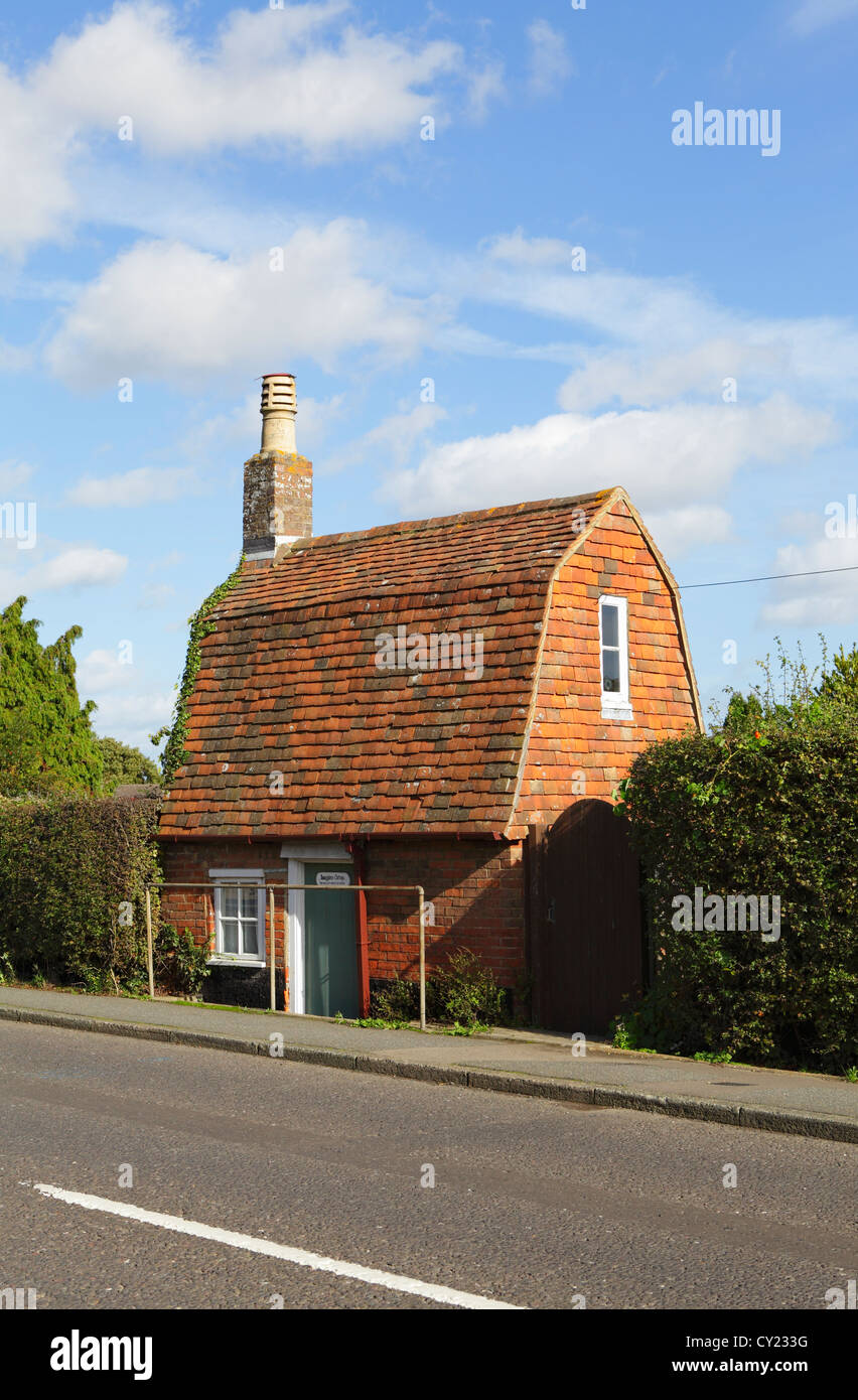Smugglers Cottage reputedly the smallest house in East Sussex England ...