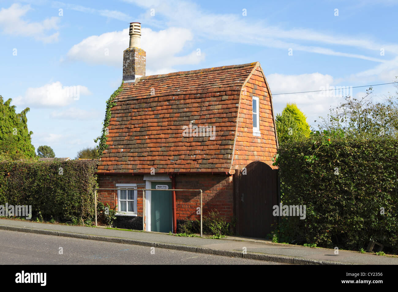 Uk smallest house hi-res stock photography and images - Alamy