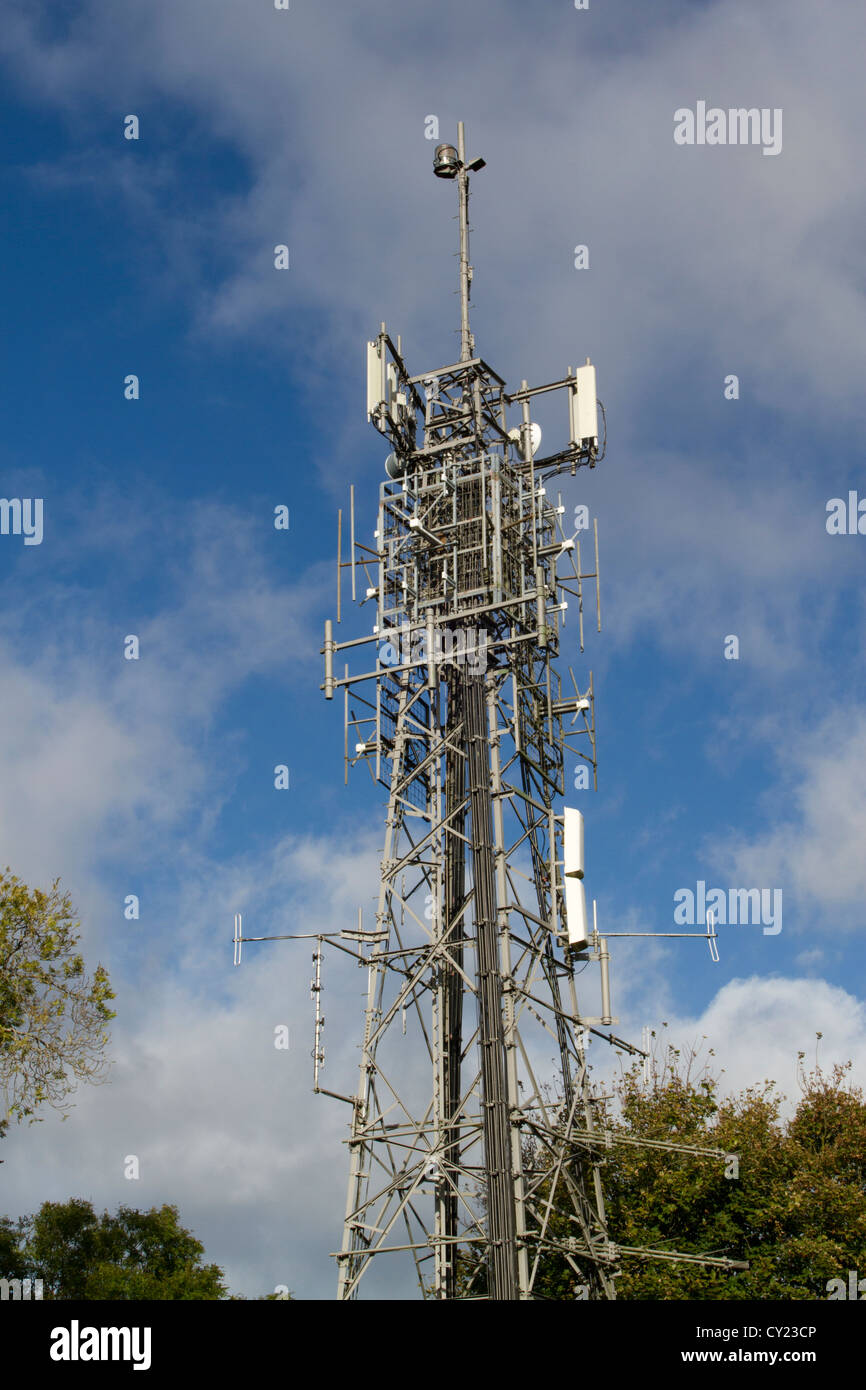 Cell phone tower hi-res stock photography and images - Alamy