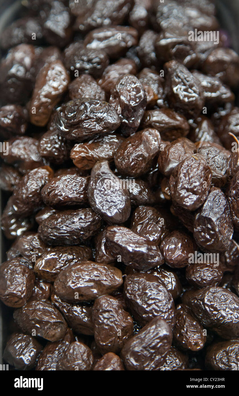 Dates with pits hi-res stock photography and images - Alamy