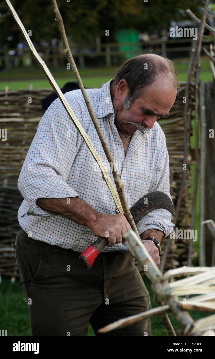 Hurdle fencing hi-res stock photography and images - Alamy