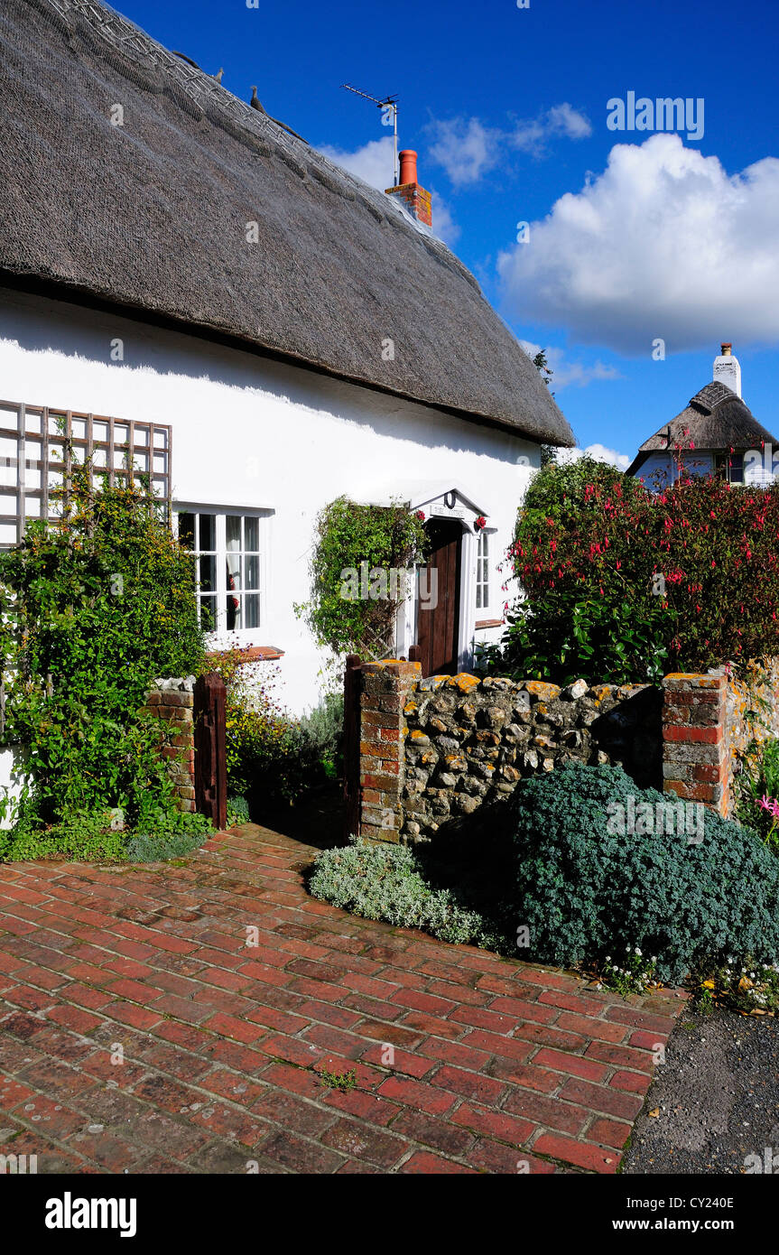 White painted cottage hi-res stock photography and images - Alamy