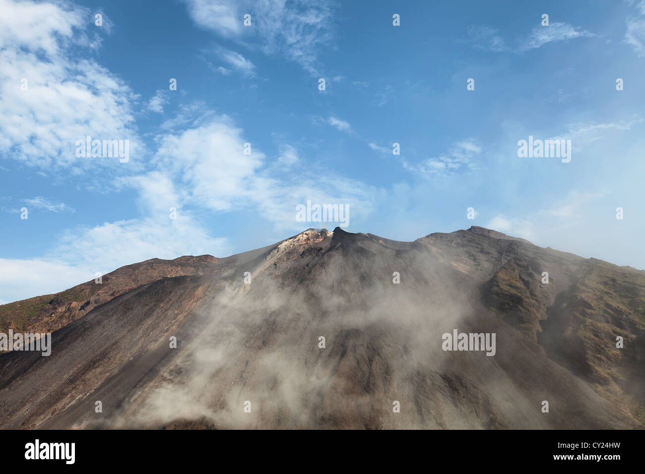 Stromboli volcano hi-res stock photography and images - Alamy