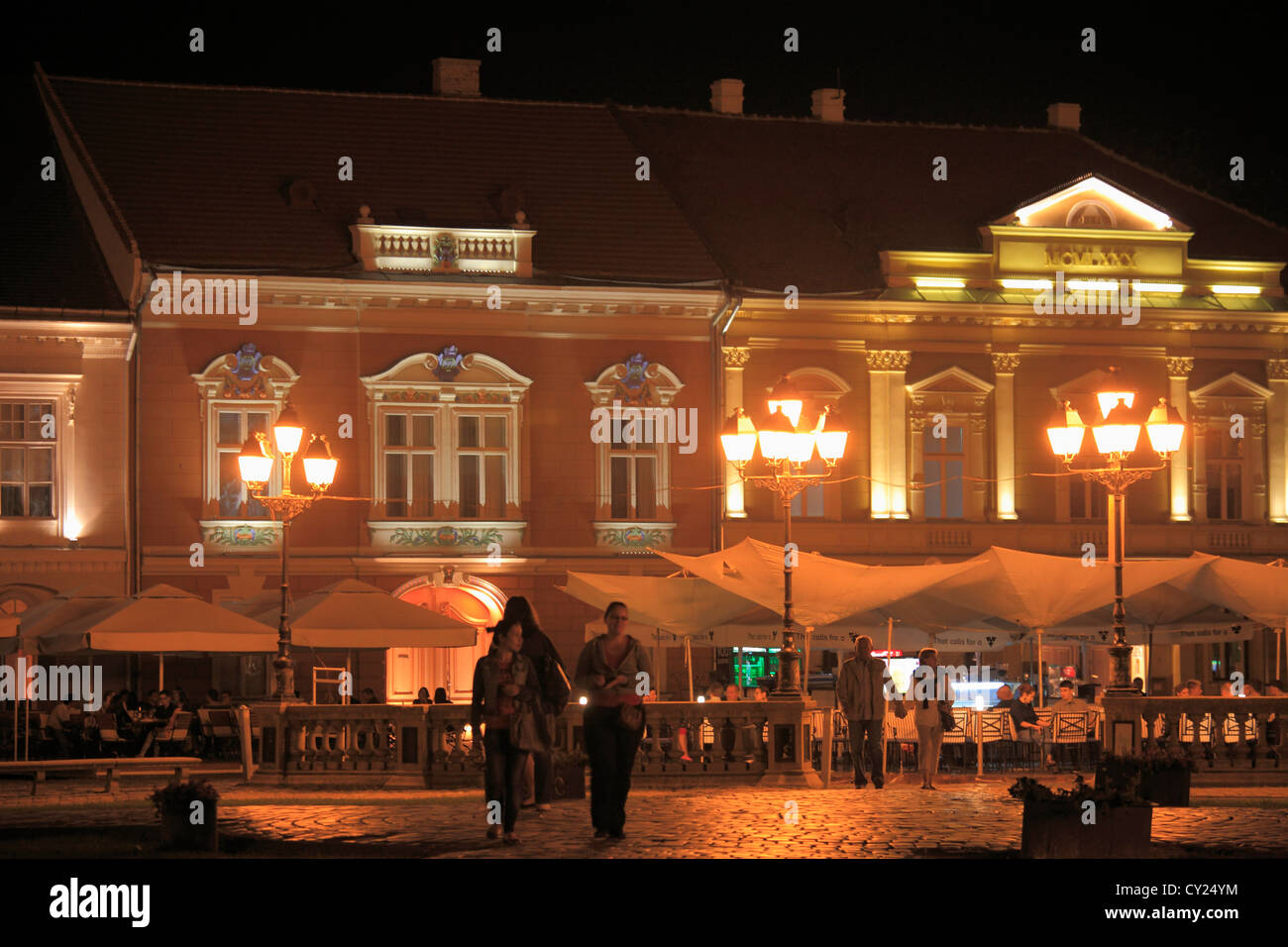 Romania, Timisoara, Piata Unirii, night, cafes, people Stock Photo - Alamy