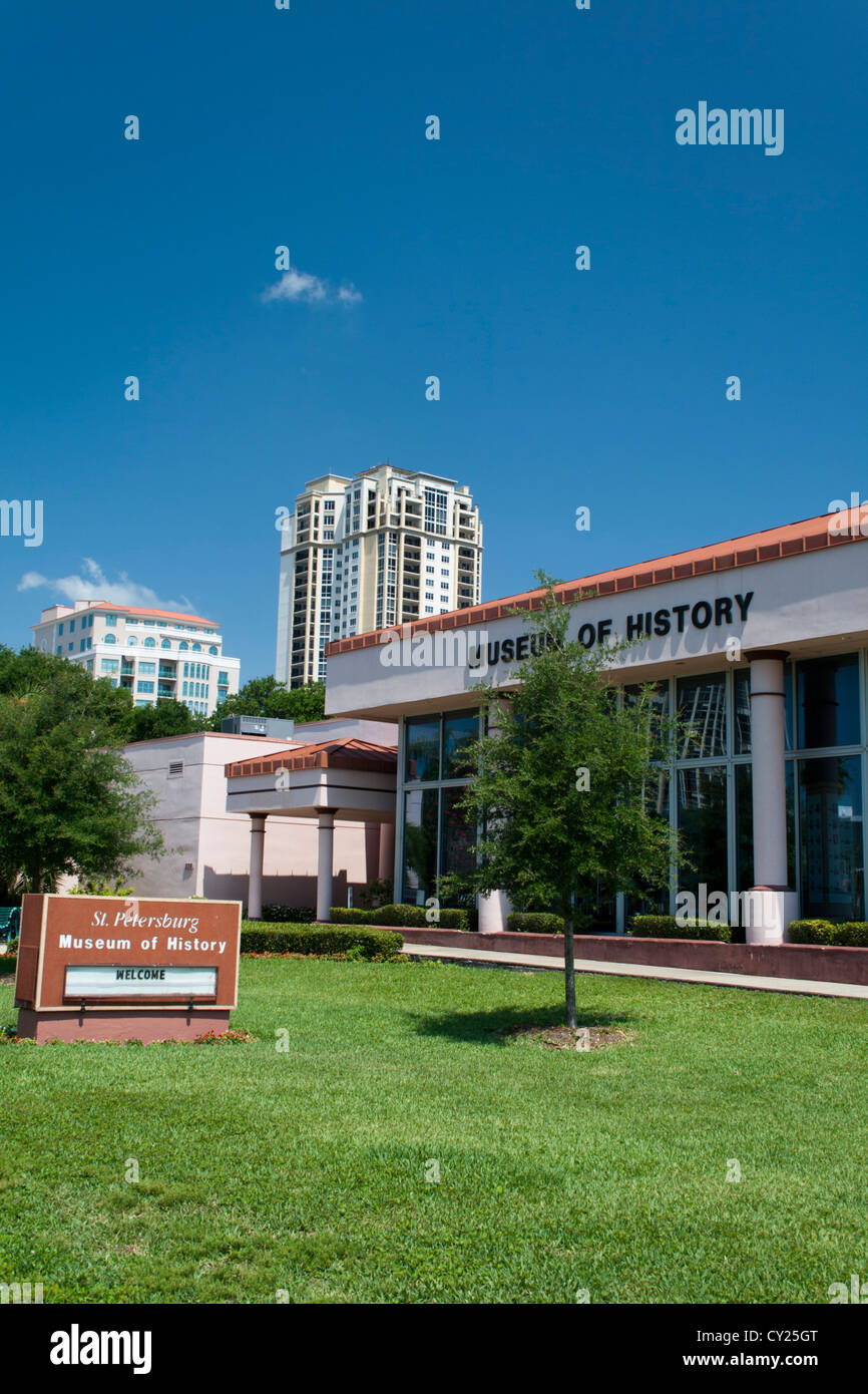 At the st petersburg museum of history hi-res stock photography and ...
