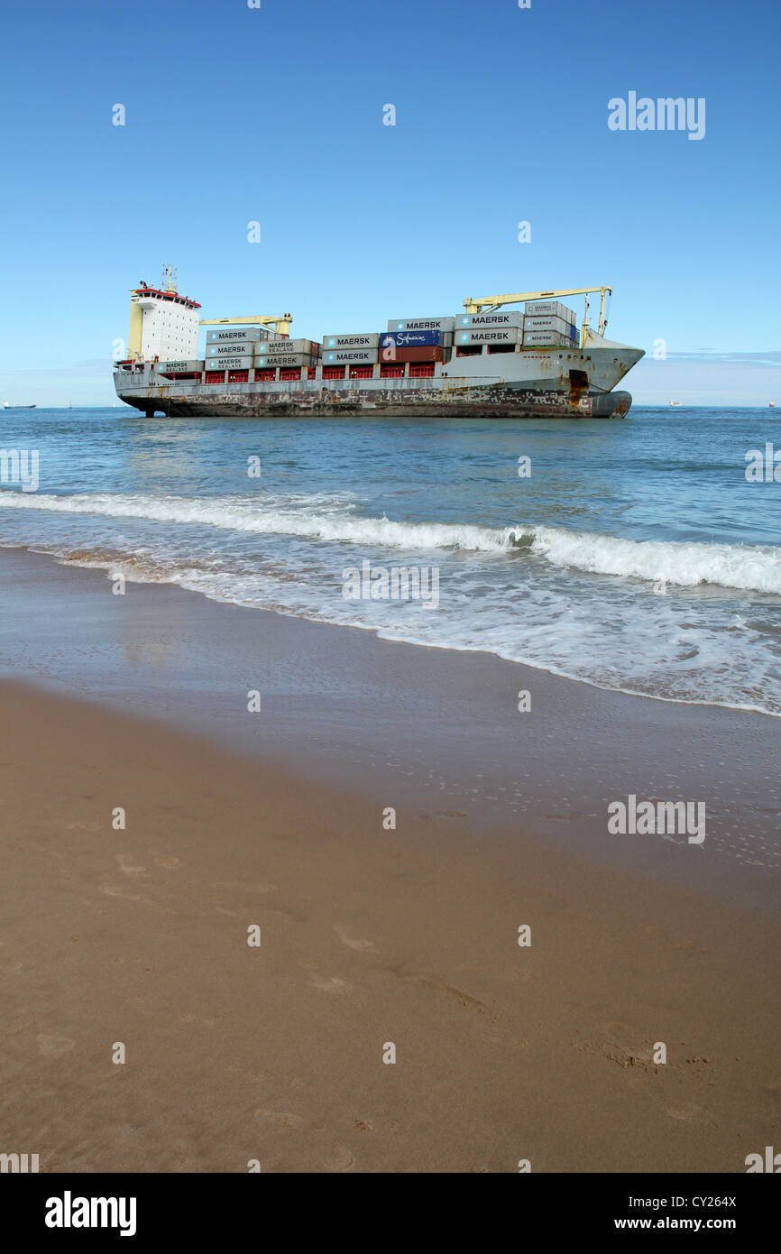 Beached ship hi-res stock photography and images - Alamy