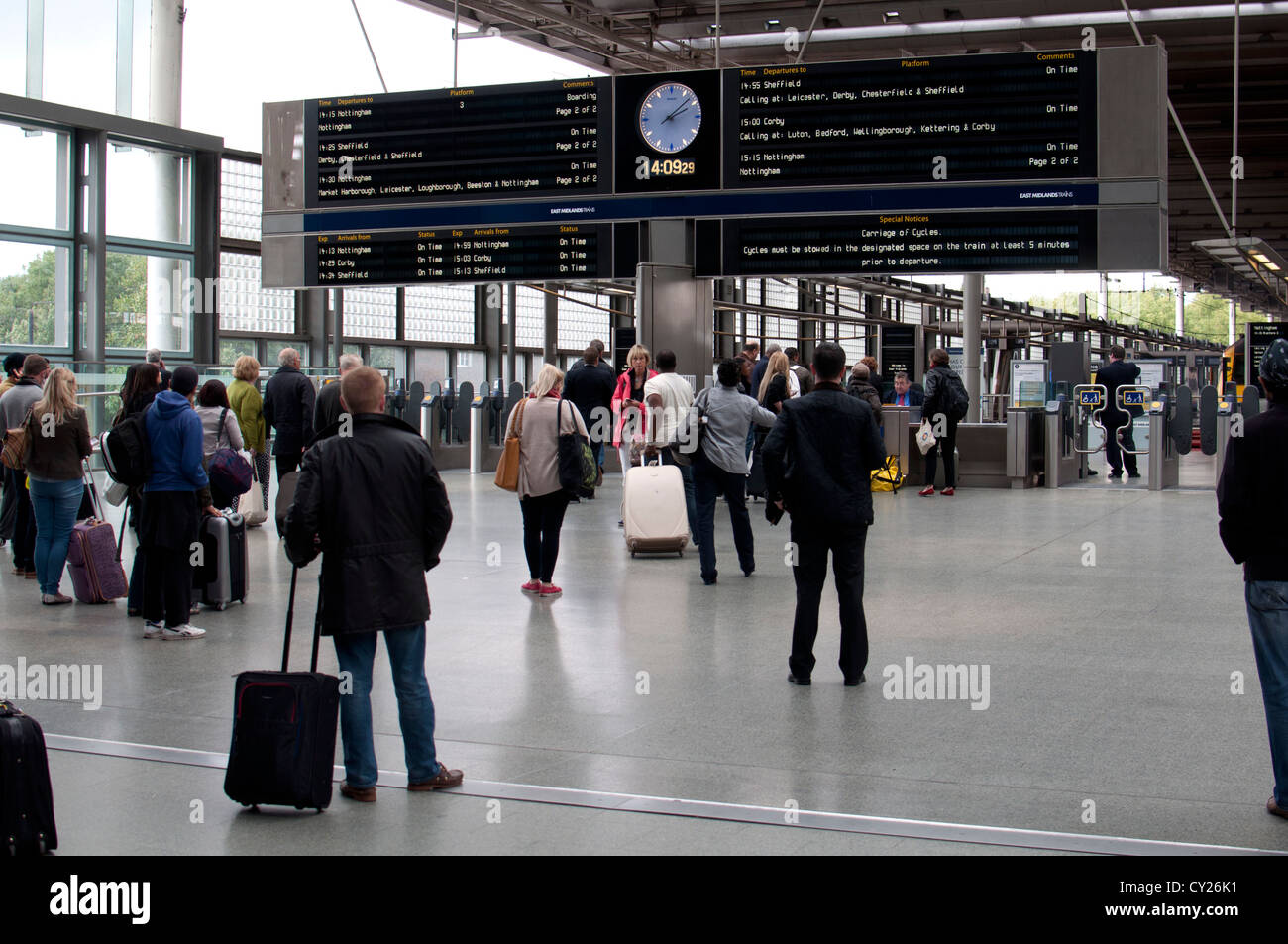 Modern international train stations hi-res stock photography and images ...