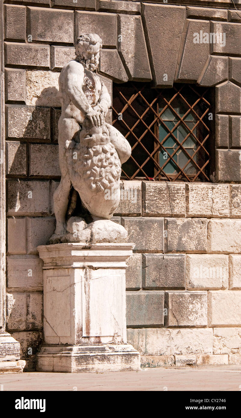 Statue in front of building, Venice, Italy Stock Photo - Alamy