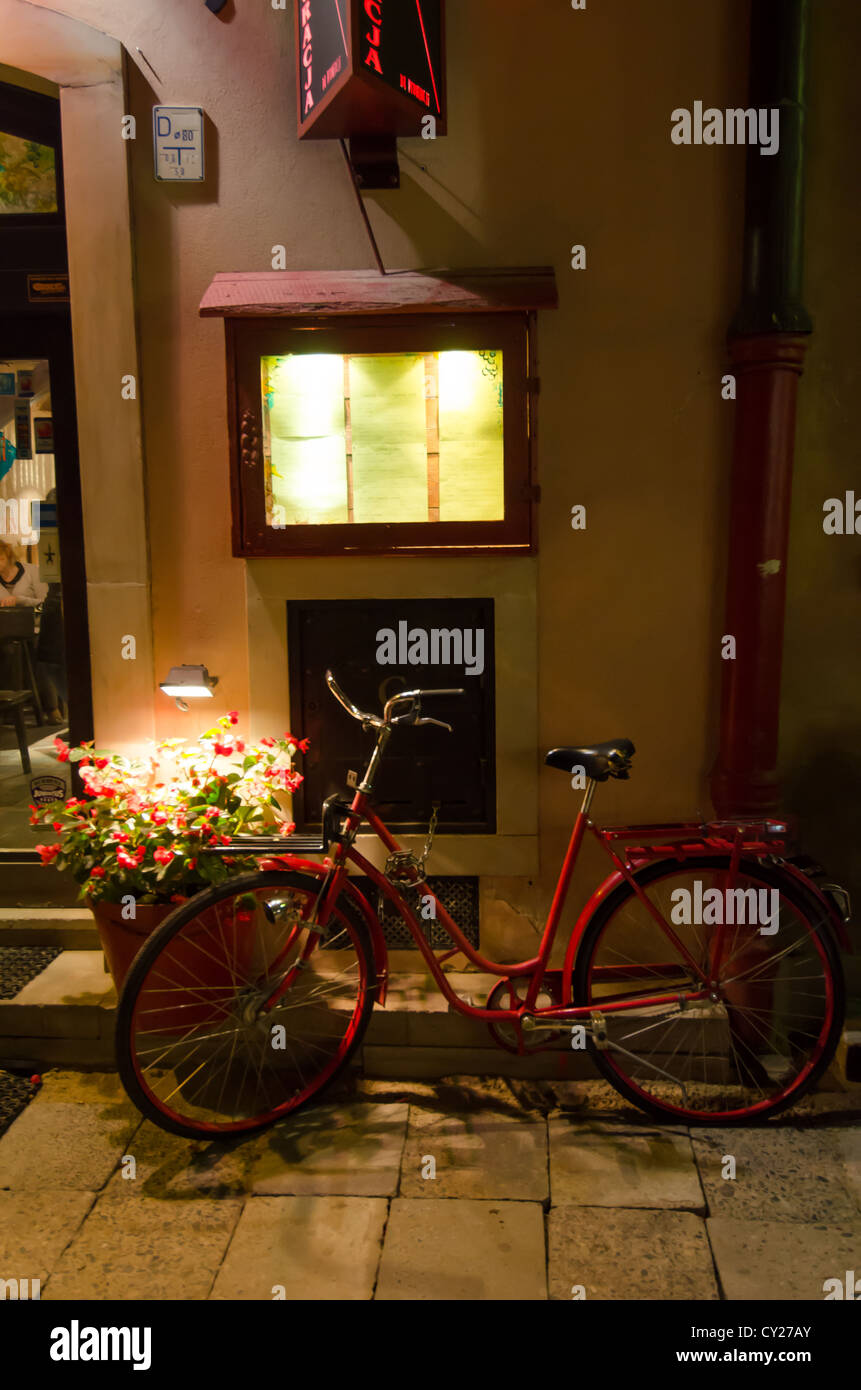 Red bicycle hi-res stock photography and images - Alamy