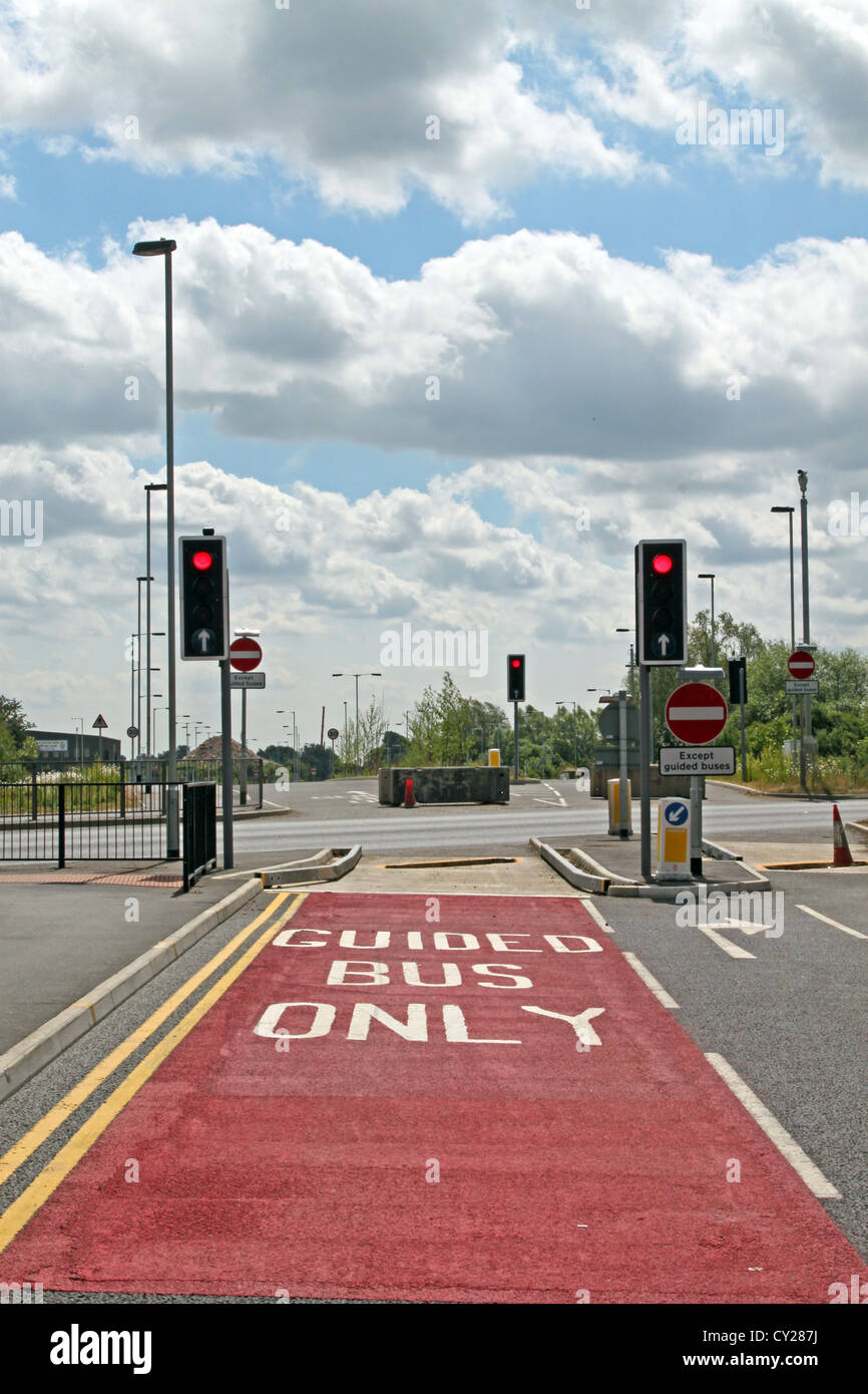 The Guided bus way that connects Cambridge and St Ives in ...