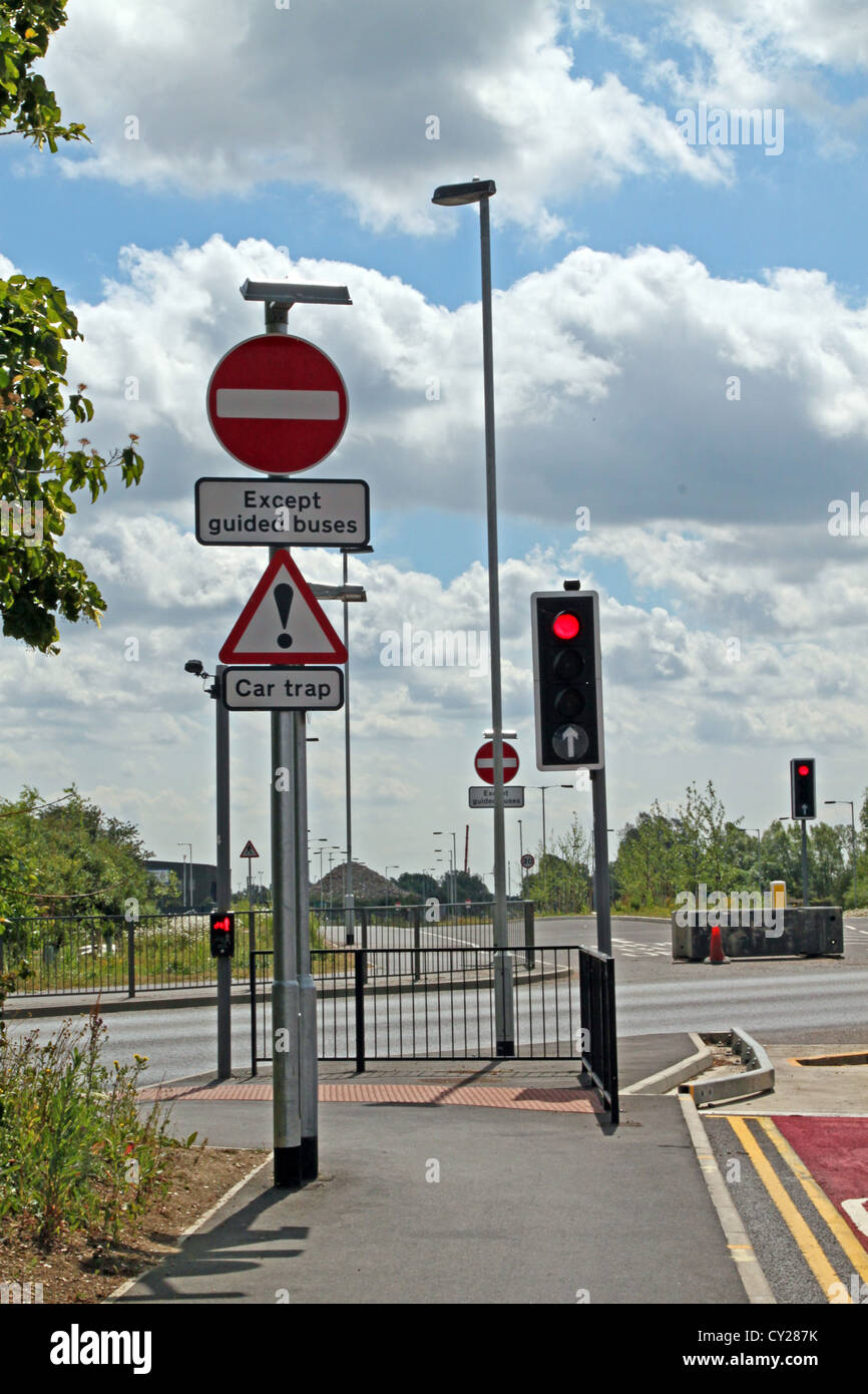 The Guided bus way that connects Cambridge and St Ives in ...