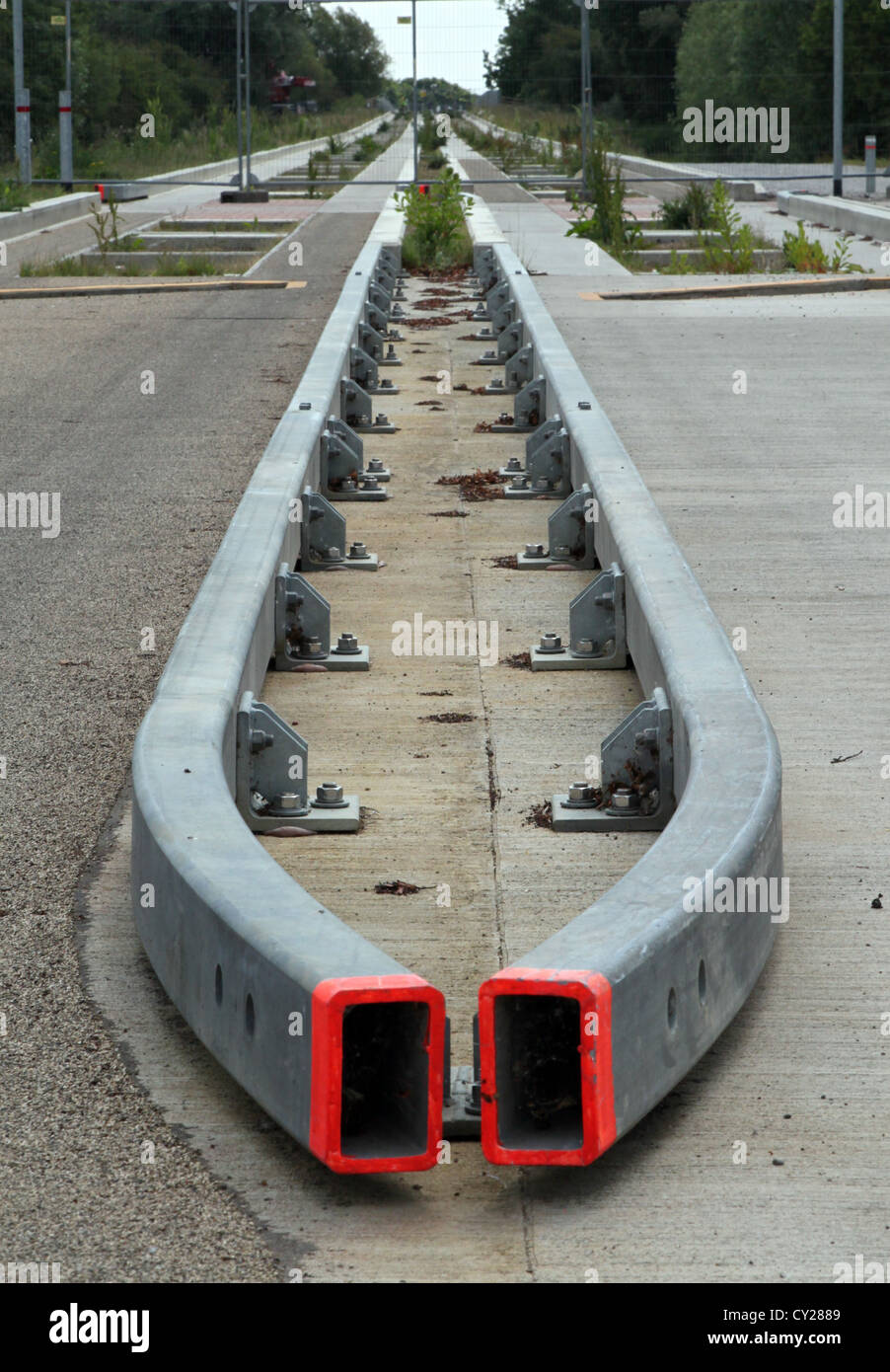 The Guided bus way that connects Cambridge and St Ives in ...