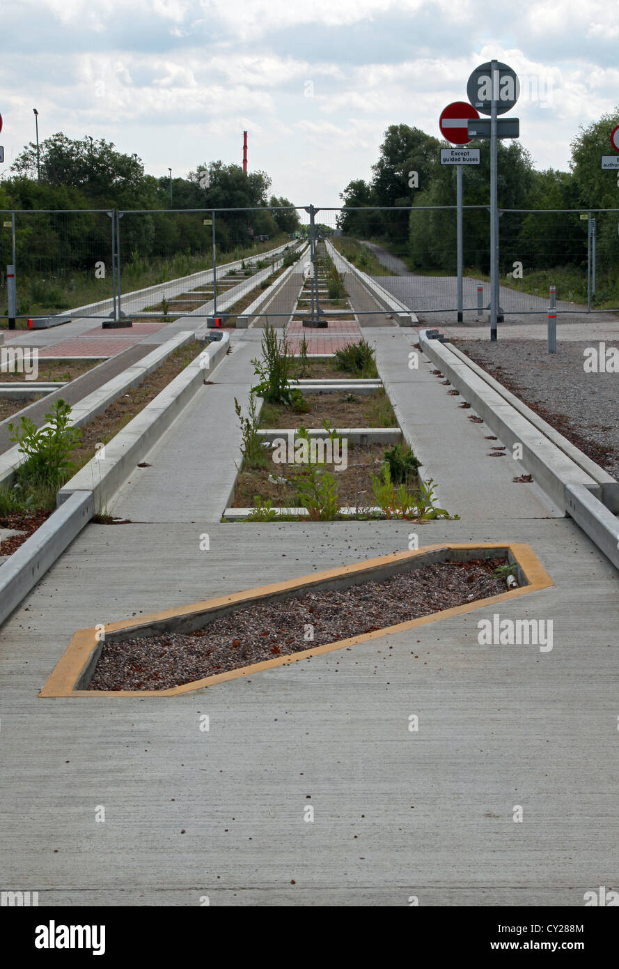 The Guided bus way that connects Cambridge and St Ives in ...