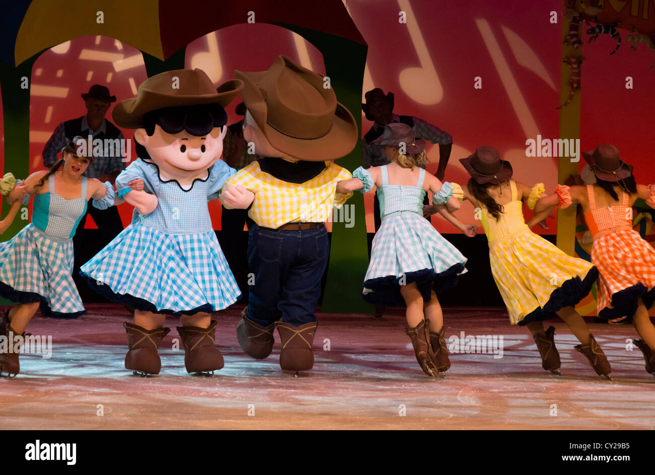 Peanuts ice stage show hi-res stock photography and images - Alamy