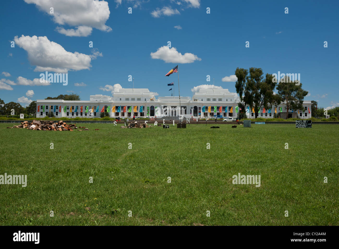 Aborigine tent embassy in grounds of Australia's old parliament ...