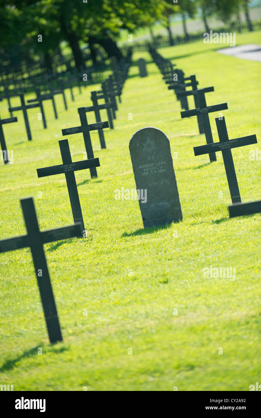 German WW1 military cemetery at Neuville Saint Vaast Stock Photo - Alamy