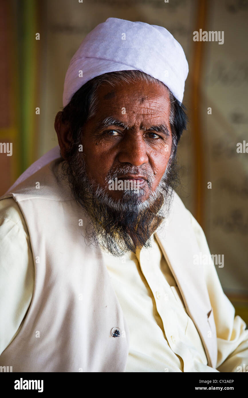 Muslim man in Islamabad, Pakistan Stock Photo - Alamy