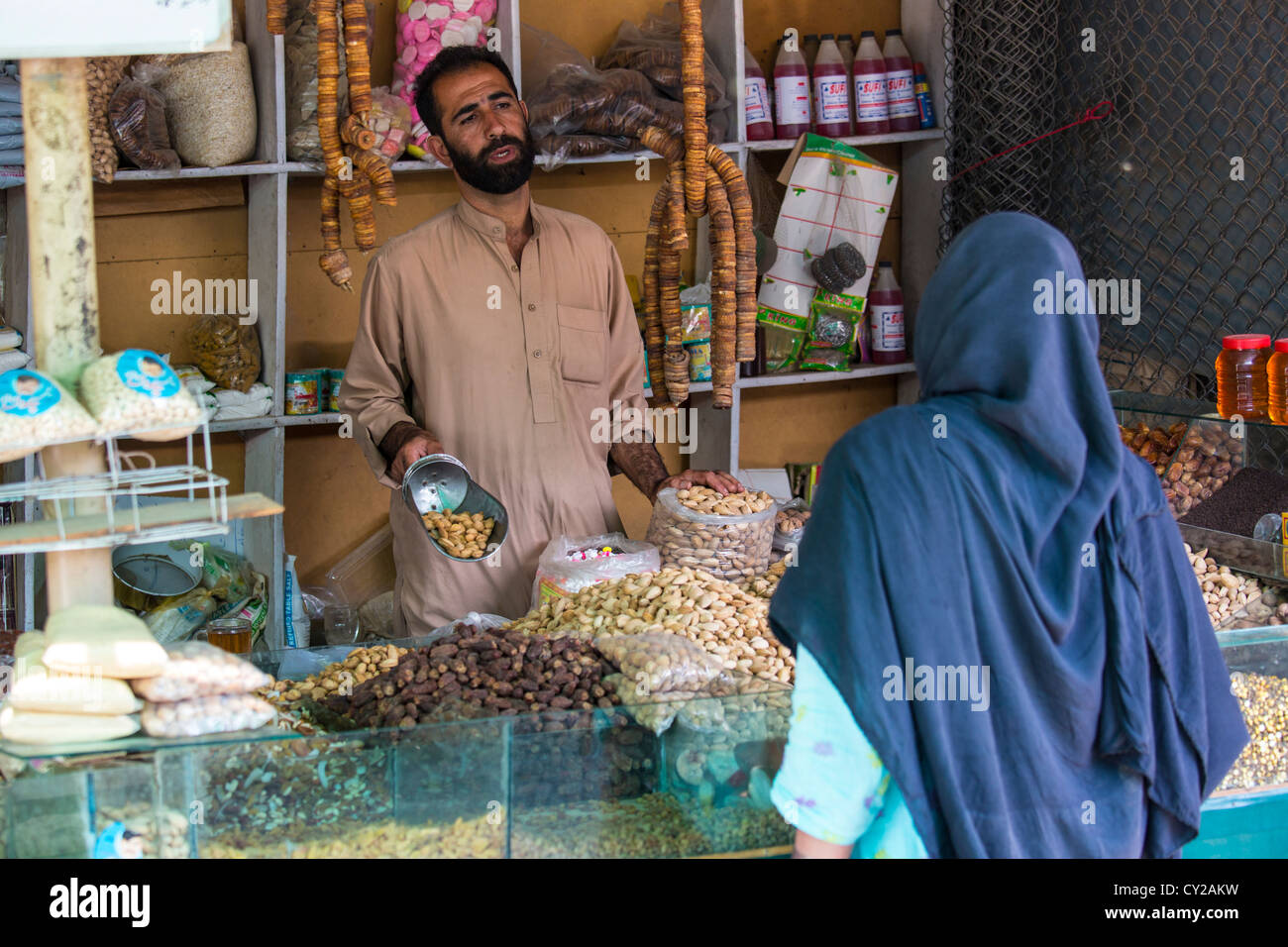 Nut vendor hi-res stock photography and images - Alamy