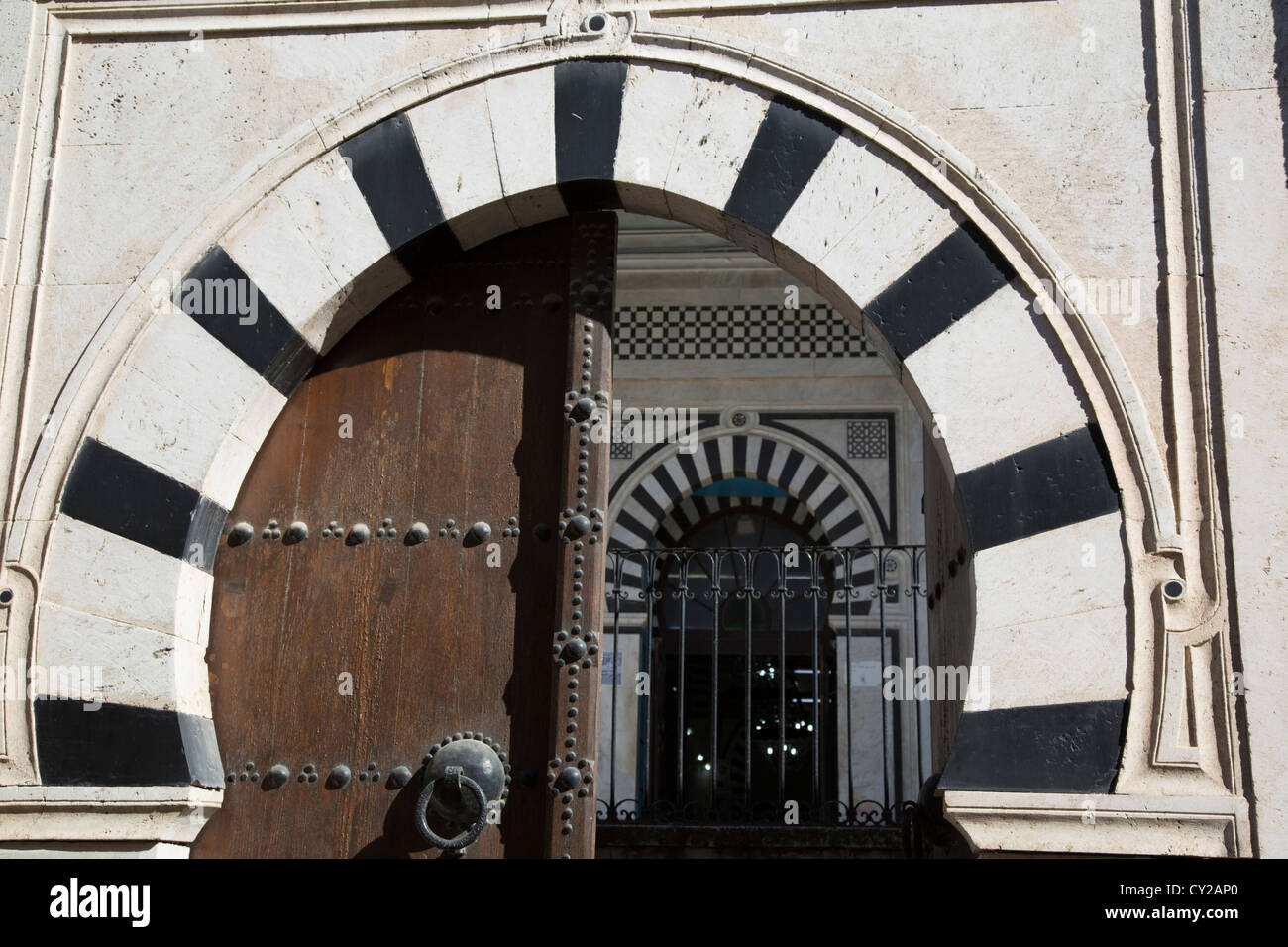 Hamouda pacha mosque tunis medina hi-res stock photography and images ...