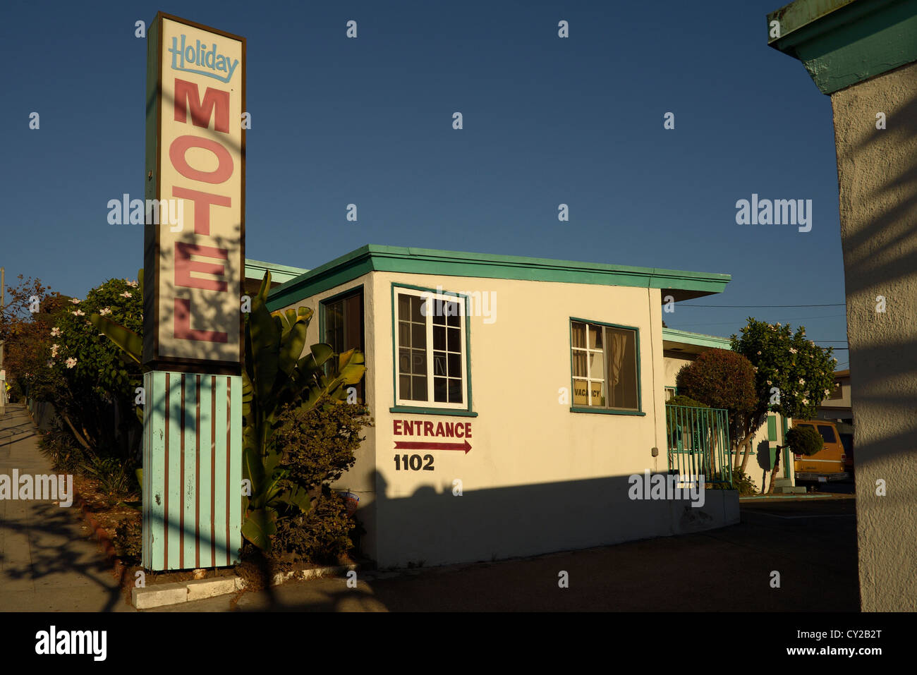 santa monica holiday motel palm trees Stock Photo - Alamy
