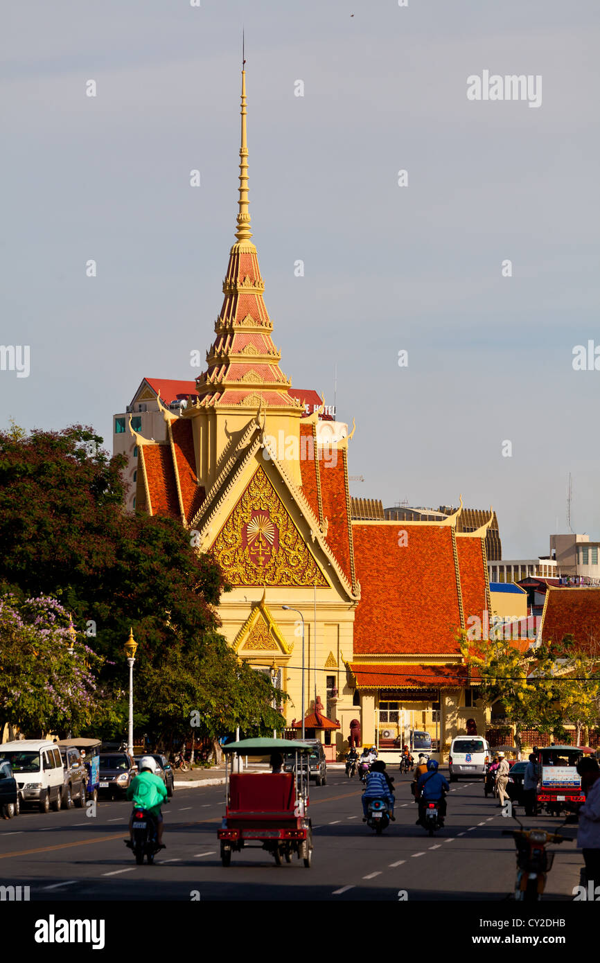 Building in Phnom Penh, Cambodia Stock Photo - Alamy