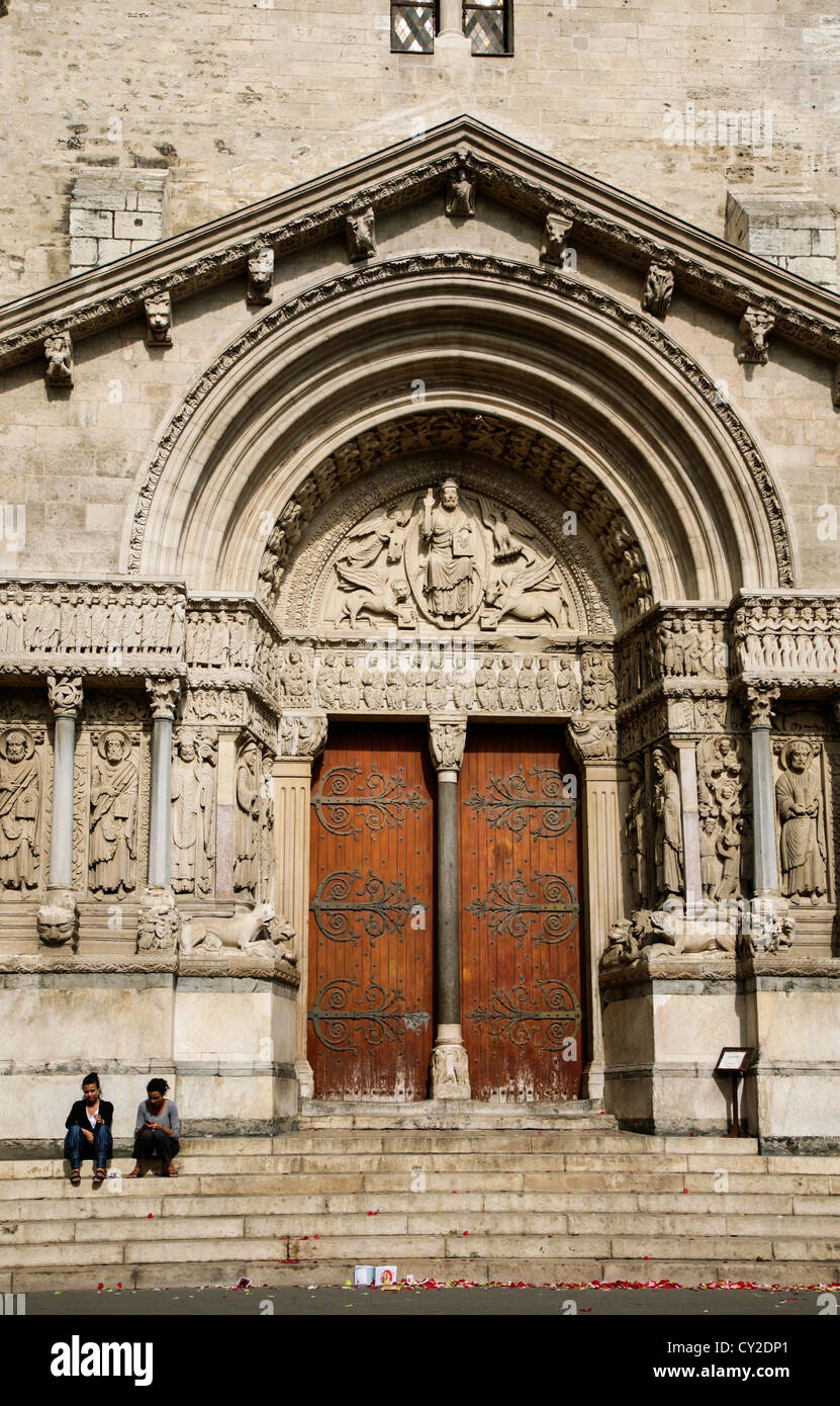 Church of st trophime arles hi-res stock photography and images - Alamy