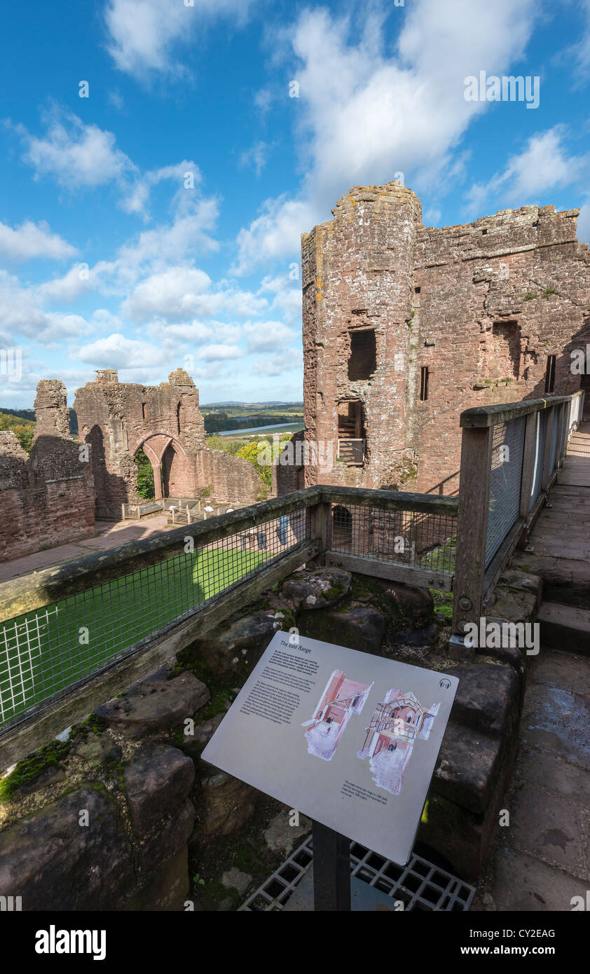 GOODRICH CASTLE NEAR ROSS-On-WYE WITH PLAN OF CASTLE, HEREFORDSHIRE ENGLAND UK Stock Photo - Alamy