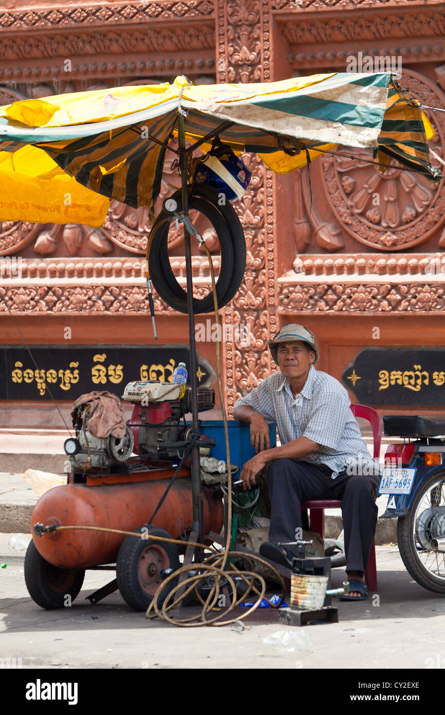 Cambodian Man in Phnom Penh, Cambodia Stock Photo - Alamy