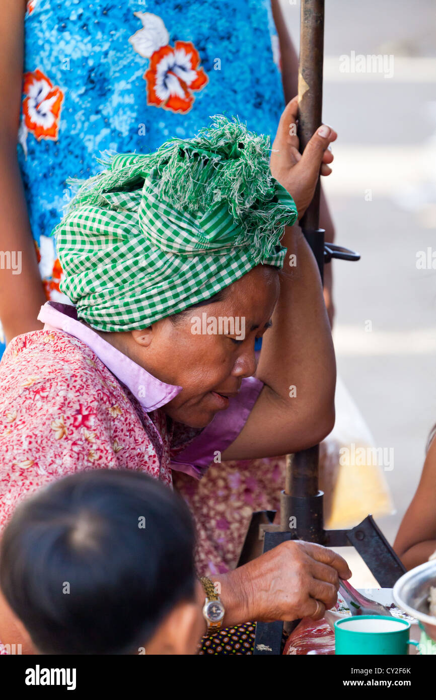Market Woman in Phnom Penh, Cambodia Stock Photo - Alamy