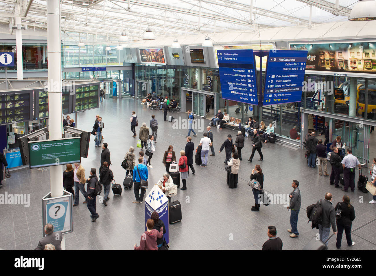 Manchester piccadilly station hi-res stock photography and images - Alamy