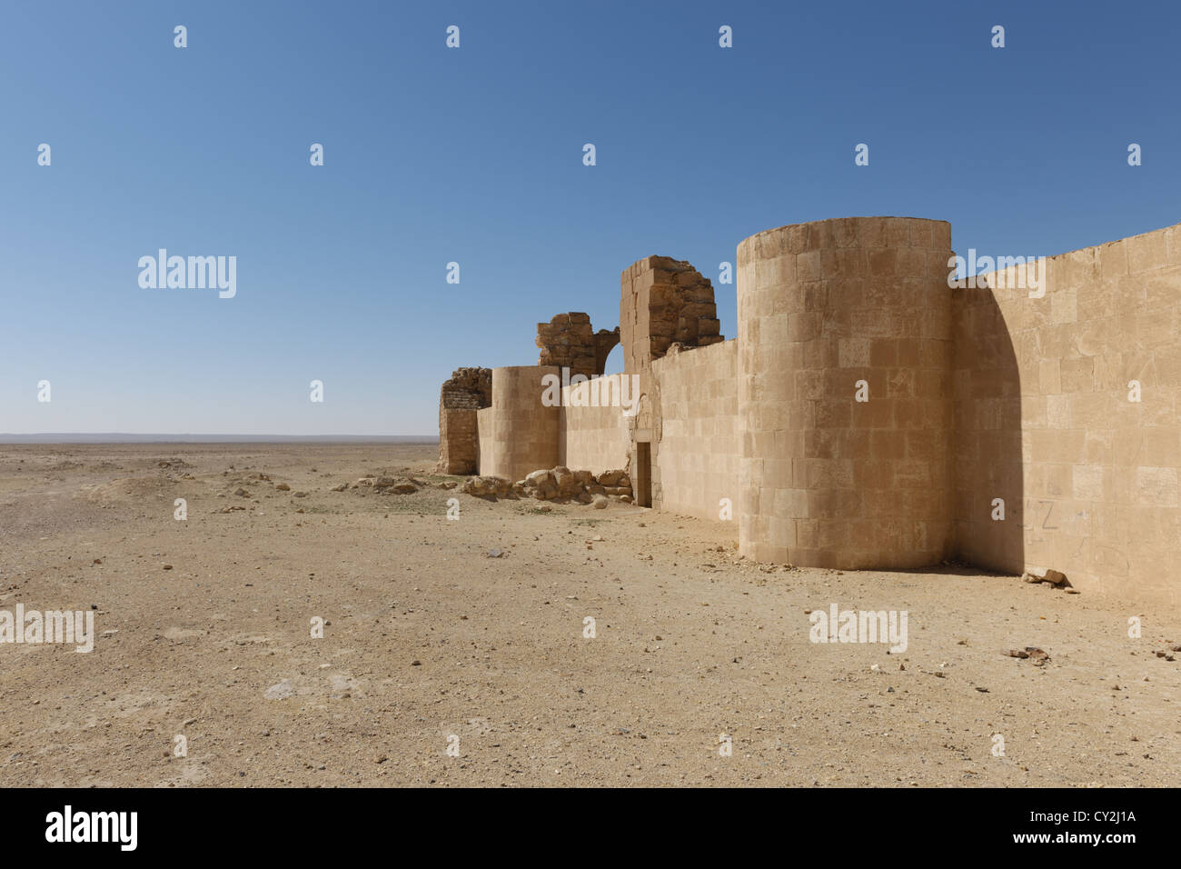The Fortified Walls of Qasr Al-Hayr Al-Sharqi Syria Stock Photo - Alamy
