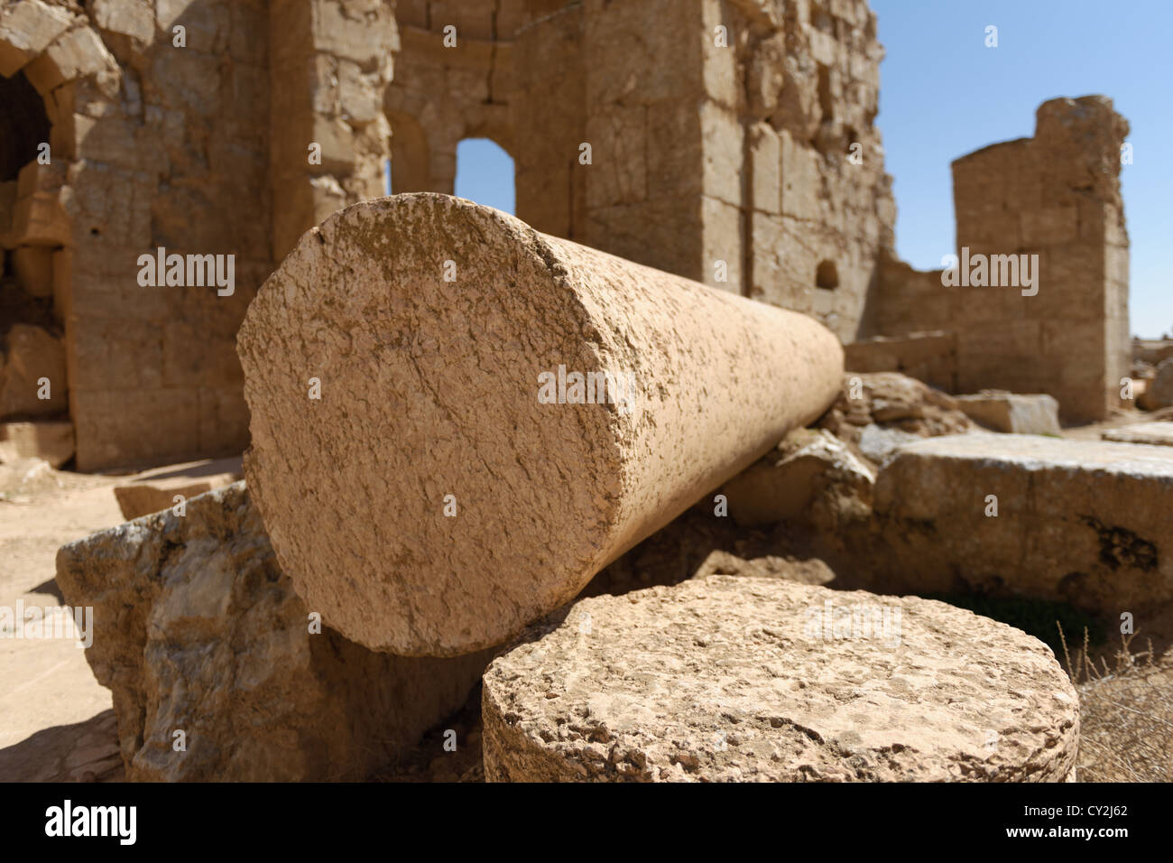 Fallen column hi-res stock photography and images - Alamy