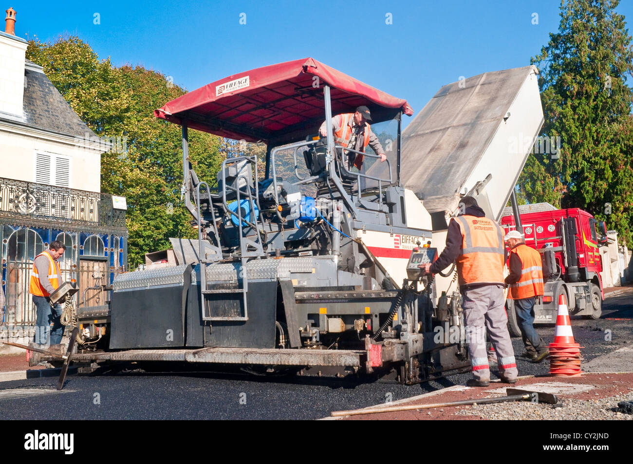 Tarmac laying hi-res stock photography and images - Alamy