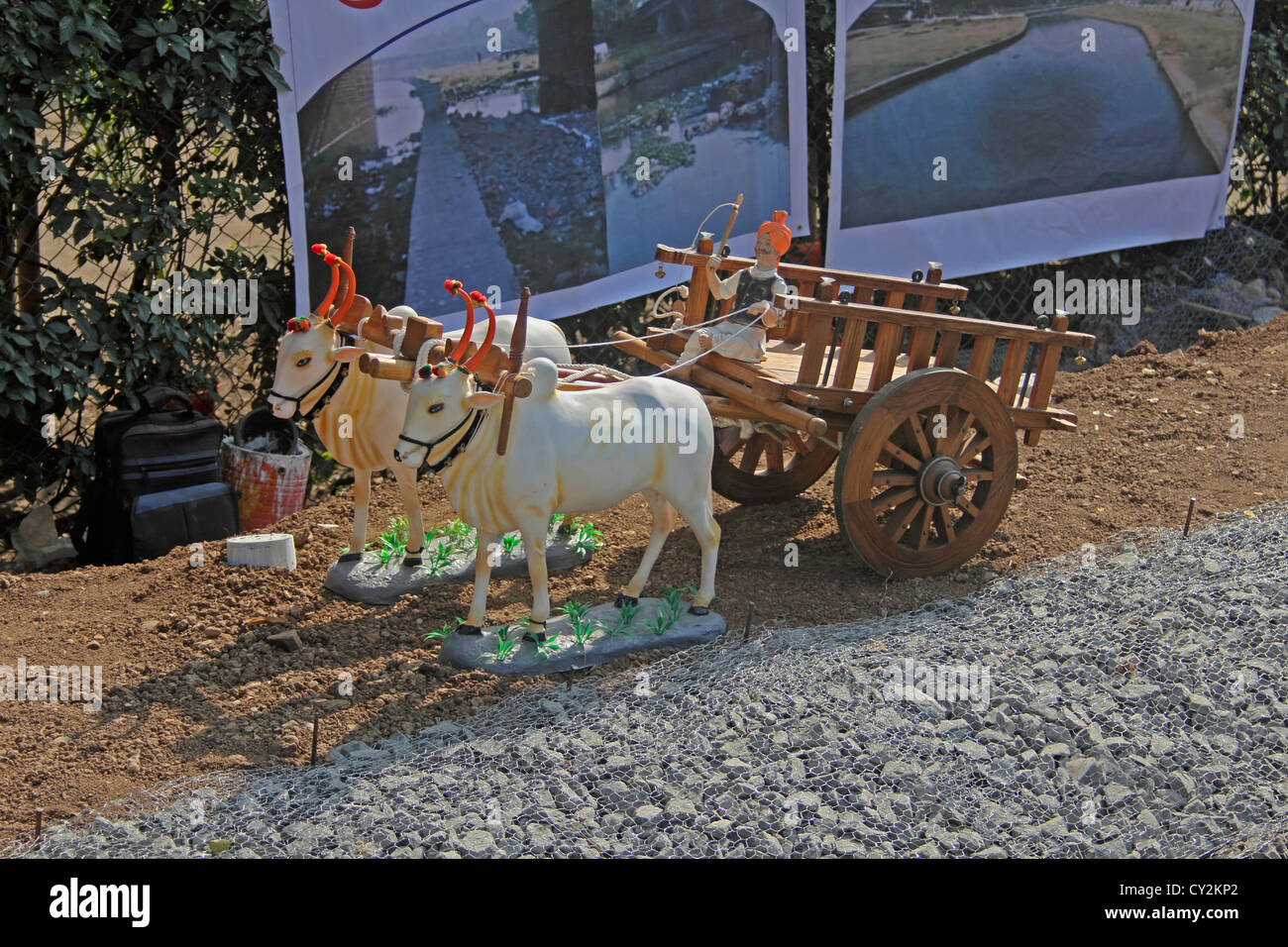 Bull cart india hi-res stock photography and images - Alamy