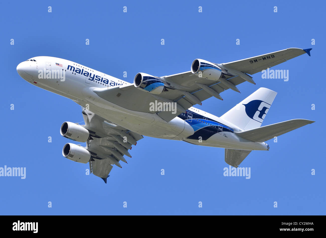 Airbus A380 in Malaysia Airlines colours displaying at Farnborough ...