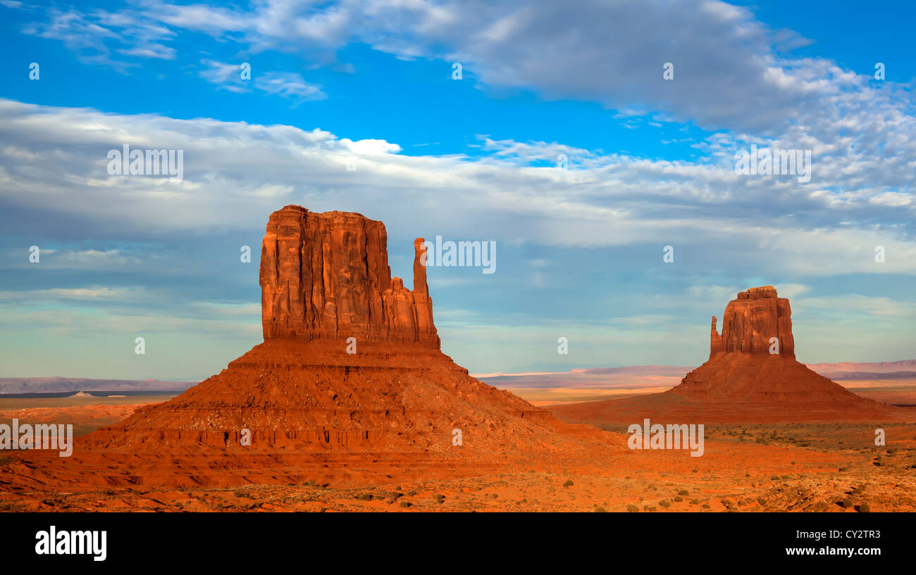 Monument Valley (Navajo: Tsé Biiʼ Ndzisgaii, meaning valley of the ...