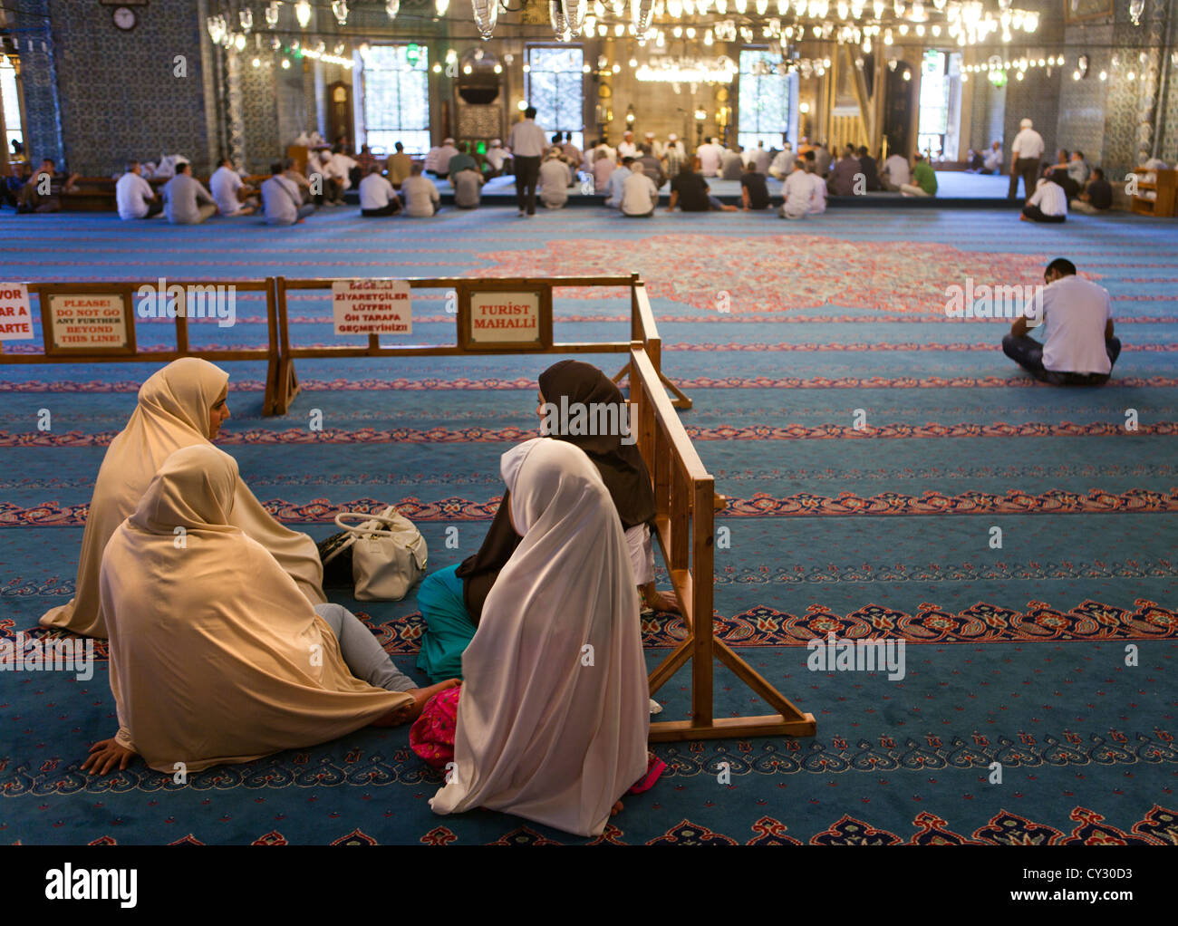 Sultan ahmed mosque blue mosque prayer hi-res stock photography and ...
