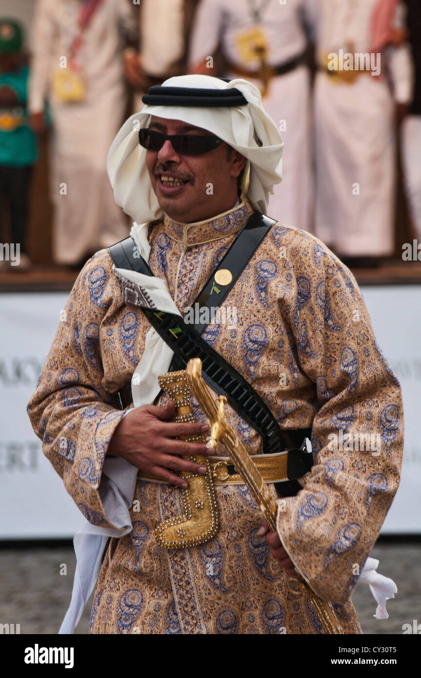 Saudi arabian man hi-res stock photography and images - Alamy