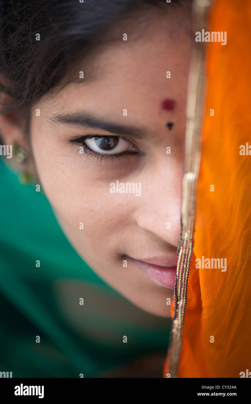 Teenager girl indian 15 hi-res stock photography and images - Alamy